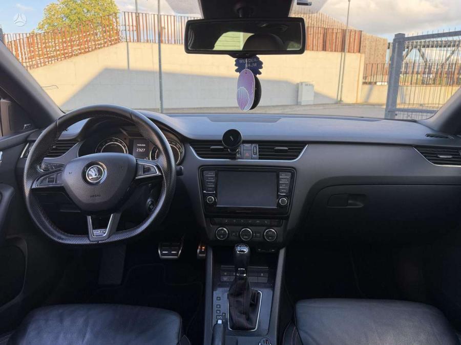 Black Skoda Octavia 2015 in Marijampole, with an engine capacity of 1.97 L and mileage of 268 thousand km for 8300 €, photo 12 on AUTOMOTO.COM.LV
