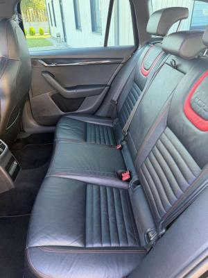 Black Skoda Octavia 2015 in Marijampole, with an engine capacity of 1.97 L and mileage of 268 thousand km for 8300 €, photo 18 on AUTOMOTO.COM.LV