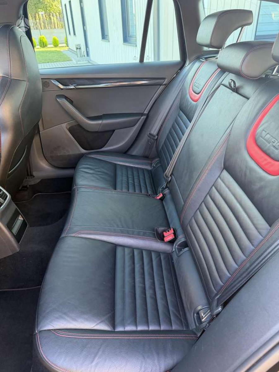 Black Skoda Octavia 2015 in Marijampole, with an engine capacity of 1.97 L and mileage of 268 thousand km for 8300 €, photo 18 on AUTOMOTO.COM.LV
