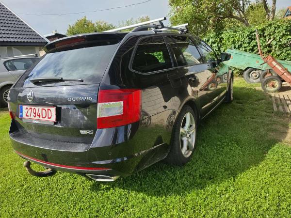 Black Skoda Octavia 2015 in Birzai, with an engine capacity of 1.97 L and mileage of 327 thousand km for 6200 €, photo 4 on AUTOMOTO.COM.LV