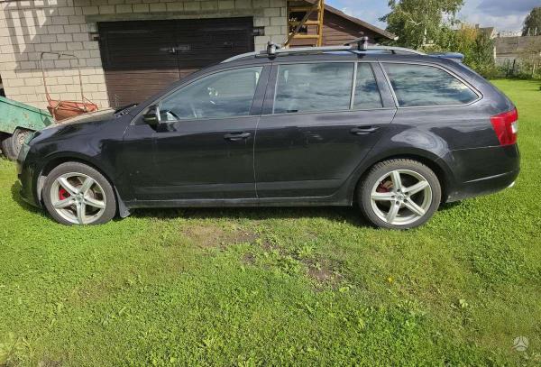 Black Skoda Octavia 2015 in Birzai, with an engine capacity of 1.97 L and mileage of 327 thousand km for 6200 €, photo 6 on AUTOMOTO.COM.LV