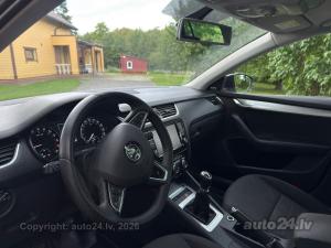 Black Skoda Octavia 2015 in Tallinn, with an engine capacity of 1.60 L and mileage of 368 thousand km for 5800 €, photo 9 on AUTOMOTO.COM.LV
