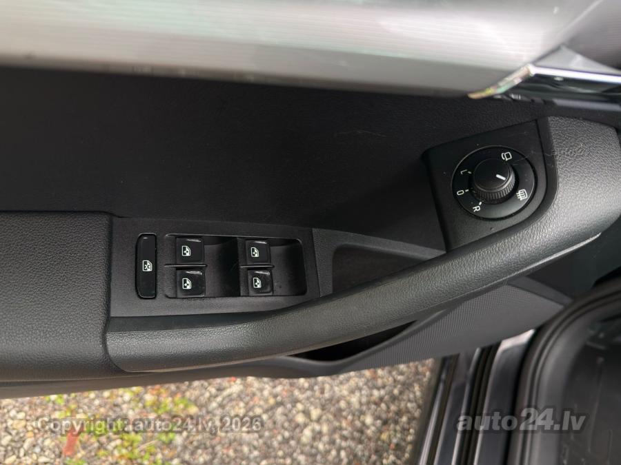 Black Skoda Octavia 2015 in Tallinn, with an engine capacity of 1.60 L and mileage of 368 thousand km for 5800 €, photo 10 on AUTOMOTO.COM.LV