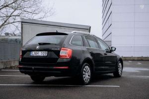 Black Skoda Octavia 2016 in Vilnius, with an engine capacity of 1.97 L and mileage of 221 thousand km for 9000 €, photo 6 on AUTOMOTO.COM.LV