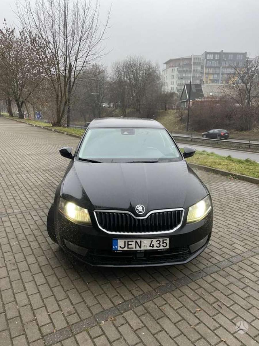 Black Skoda Octavia 2016 in Vilnius, with an engine capacity of 1.97 L and mileage of 430 thousand km for 6400 €, photo 3 on AUTOMOTO.COM.LV