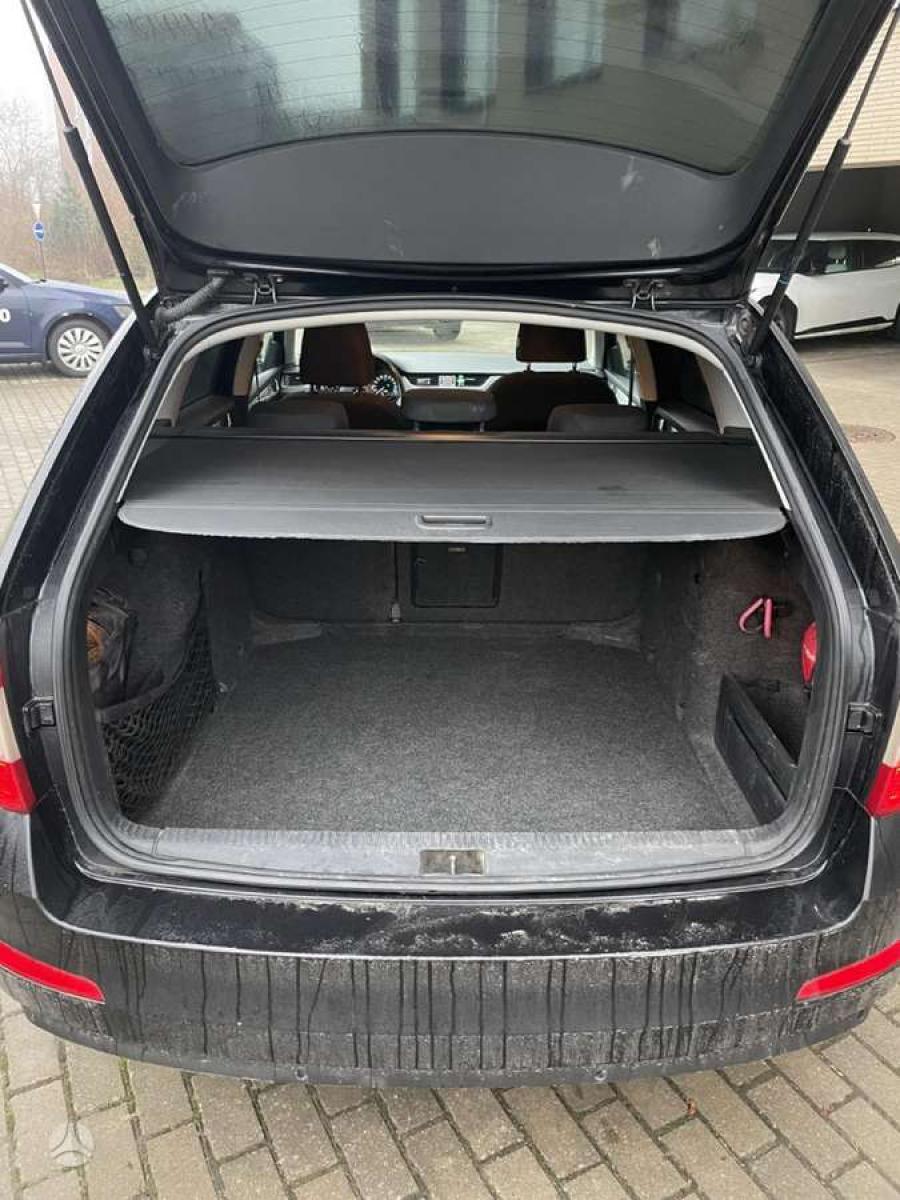 Black Skoda Octavia 2016 in Vilnius, with an engine capacity of 1.97 L and mileage of 430 thousand km for 6400 €, photo 5 on AUTOMOTO.COM.LV