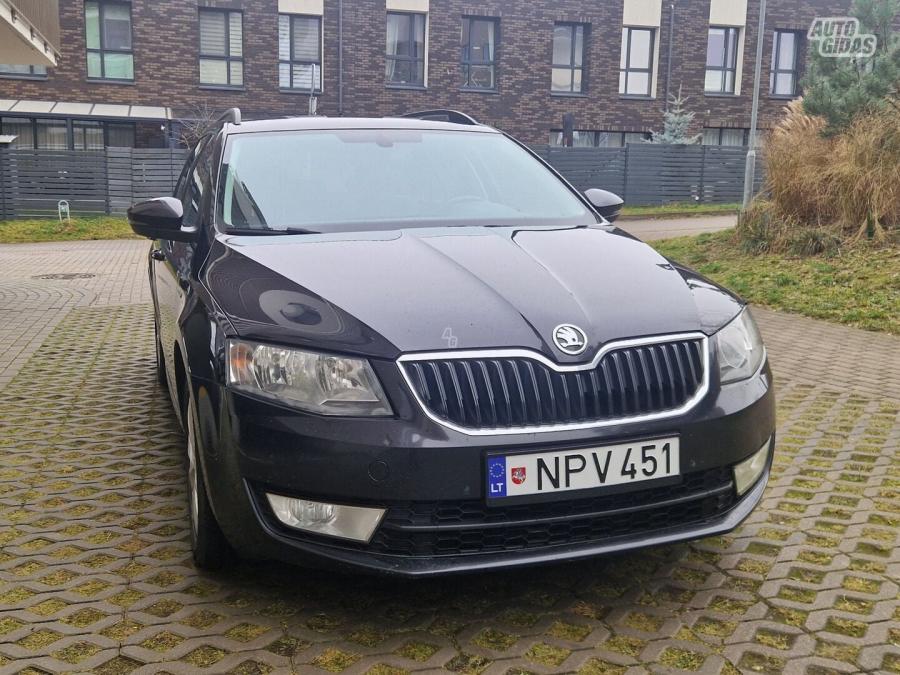 Black Skoda Octavia 2016 in Vilnius, with an engine capacity of 1.60 L and mileage of 353 thousand km for 5300 €, photo 2 on AUTOMOTO.COM.LV
