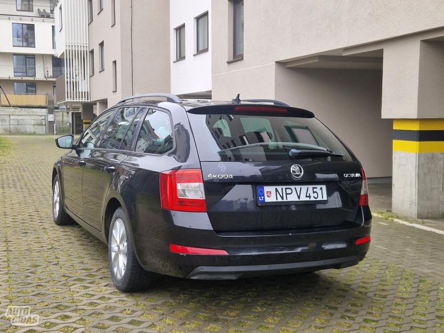 Black Skoda Octavia 2016 in Vilnius, with an engine capacity of 1.60 L and mileage of 353 thousand km for 5300 €, photo 5 on AUTOMOTO.COM.LV