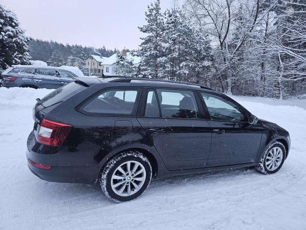 Black Skoda Octavia 2016 in Ukmerge, with an engine capacity of 1.60 L and mileage of 306 thousand km for 5999 €, photo 9 on AUTOMOTO.COM.LV