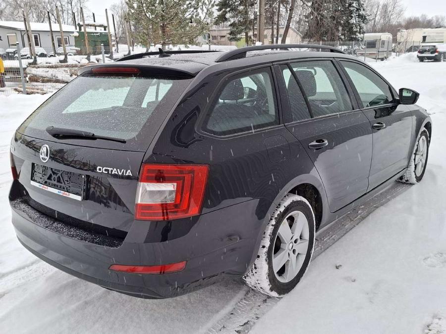 Black Skoda Octavia 2016 in Ukmerge, with an engine capacity of 1.60 L and mileage of 274 thousand km for 5500 €, photo 2 on AUTOMOTO.COM.LV