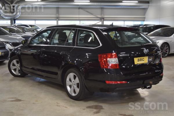 Black Skoda Octavia 2016 in Riga, with an engine capacity of 2.00 L and mileage of 231 thousand km for 7200 €, photo 2 on AUTOMOTO.COM.LV