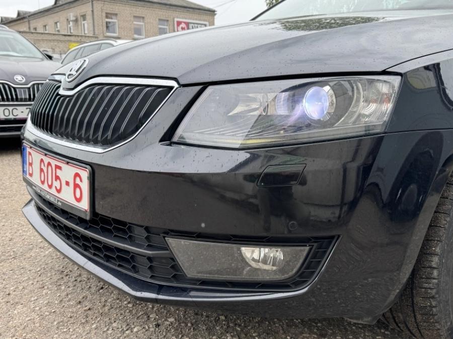 Black Skoda Octavia 2016 in Riga, with an engine capacity of 2.00 L and mileage of 241 thousand km for 7990 €, photo 16 on AUTOMOTO.COM.LV