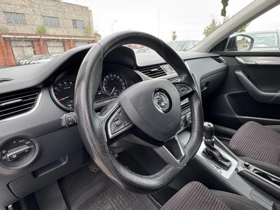 Black Skoda Octavia 2016 in Riga, with an engine capacity of 2.00 L and mileage of 241 thousand km for 7990 €, photo 29 on AUTOMOTO.COM.LV
