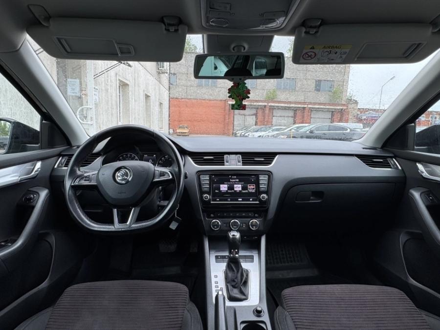 Black Skoda Octavia 2016 in Riga, with an engine capacity of 2.00 L and mileage of 241 thousand km for 7990 €, photo 33 on AUTOMOTO.COM.LV