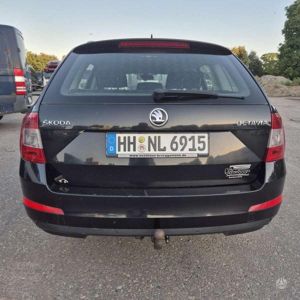 Black Skoda Octavia 2016 in Kaunas, with an engine capacity of 1.60 L and mileage of 370 thousand km for 4300 €, photo 6 on AUTOMOTO.COM.LV