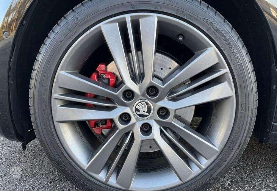 Melns Skoda Octavia 2016 Viļņa, ar dzinēja tilpumu 1.97 L un nobraukumu 259 tūkst. km par 9000 €, foto 16 vietnē AUTOMOTO.COM.LV