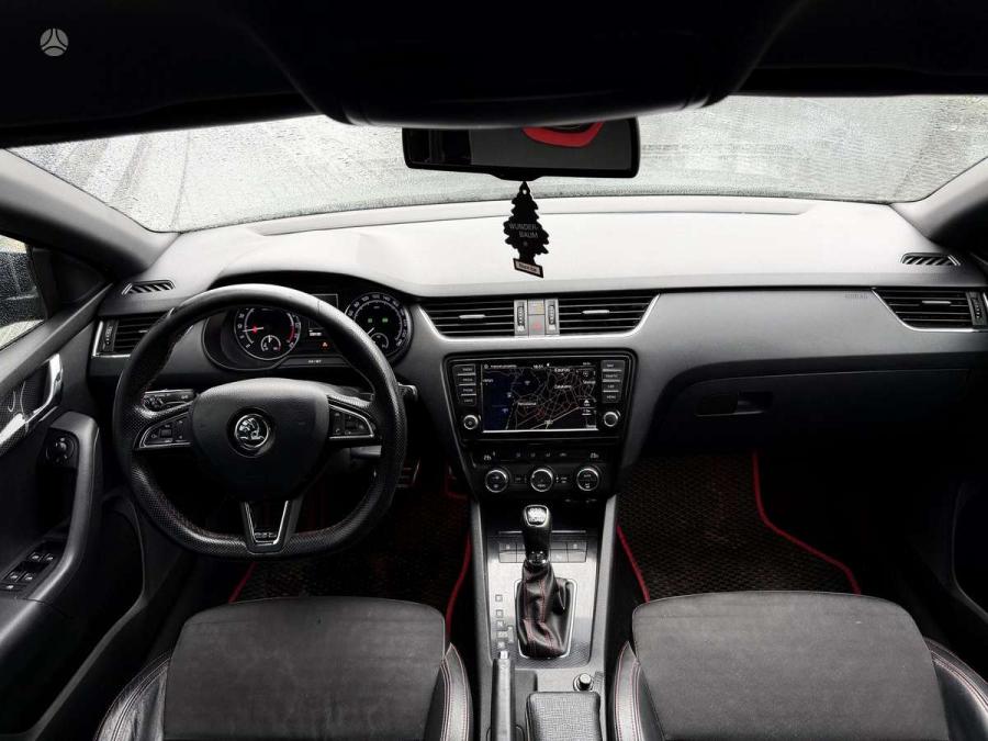 Black Skoda Octavia 2016 in Kaunas, with an engine capacity of 1.97 L and mileage of 330 thousand km for 8750 €, photo 6 on AUTOMOTO.COM.LV