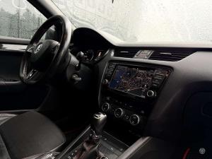 Black Skoda Octavia 2016 in Kaunas, with an engine capacity of 1.97 L and mileage of 330 thousand km for 8750 €, photo 9 on AUTOMOTO.COM.LV