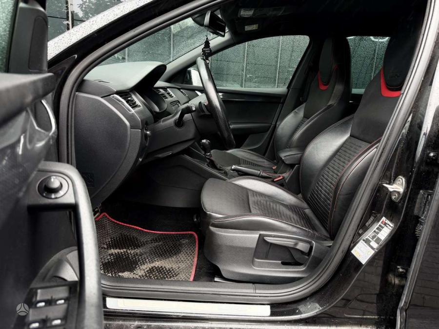 Black Skoda Octavia 2016 in Kaunas, with an engine capacity of 1.97 L and mileage of 330 thousand km for 8750 €, photo 13 on AUTOMOTO.COM.LV