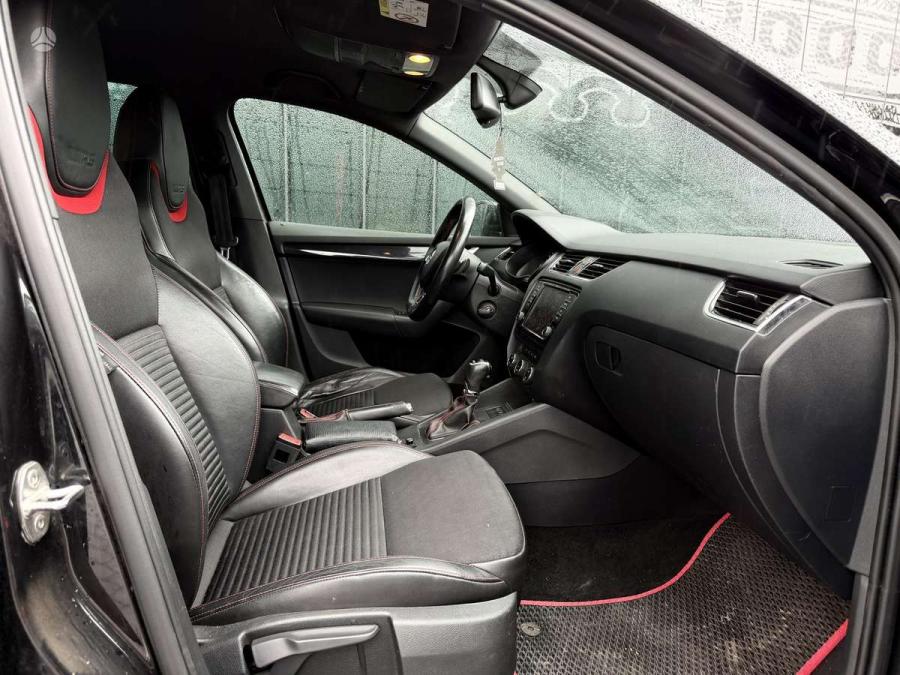 Black Skoda Octavia 2016 in Kaunas, with an engine capacity of 1.97 L and mileage of 330 thousand km for 8750 €, photo 14 on AUTOMOTO.COM.LV