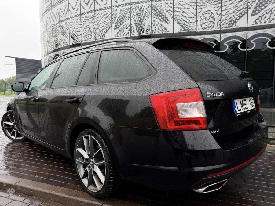 Black Skoda Octavia 2016 in Kaunas, with an engine capacity of 1.97 L and mileage of 330 thousand km for 8500 €, photo 4 on AUTOMOTO.COM.LV