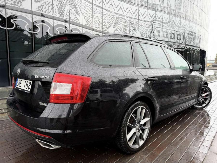 Black Skoda Octavia 2016 in Kaunas, with an engine capacity of 1.97 L and mileage of 330 thousand km for 8500 €, photo 5 on AUTOMOTO.COM.LV