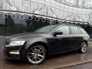 Black Skoda Octavia 2016 in Kaunas, with an engine capacity of 1.97 L and mileage of 330 thousand km for 8500 €, photo 17 on AUTOMOTO.COM.LV