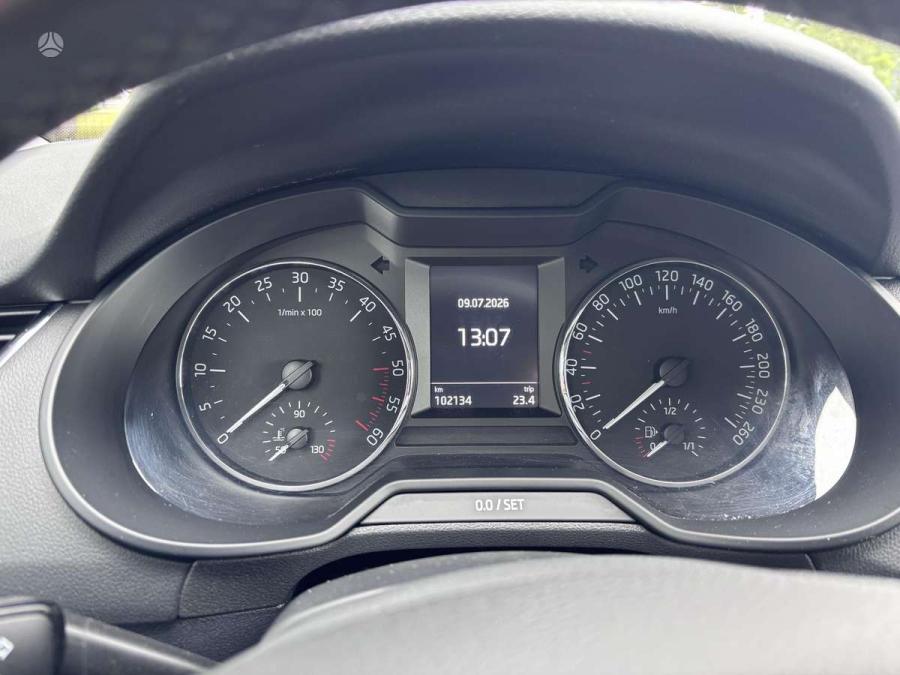 Black Skoda Octavia 2016 in Gargzdai, with an engine capacity of 1.60 L and mileage of 102 thousand km for 7999 €, photo 9 on AUTOMOTO.COM.LV