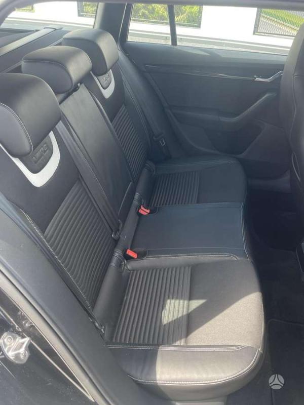 Black Skoda Octavia 2016 in Vilnius, with an engine capacity of 1.97 L and mileage of 289 thousand km for 7600 €, photo 6 on AUTOMOTO.COM.LV