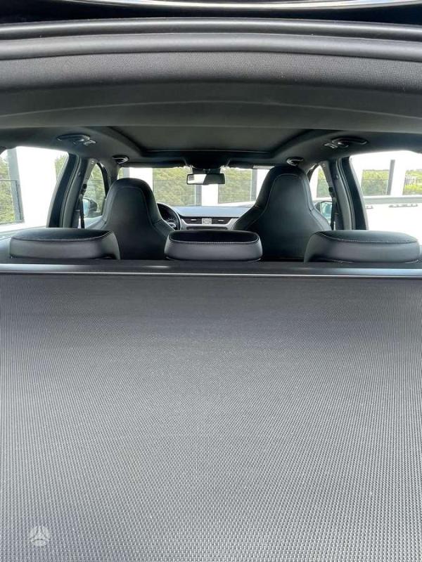 Black Skoda Octavia 2016 in Vilnius, with an engine capacity of 1.97 L and mileage of 289 thousand km for 7600 €, photo 7 on AUTOMOTO.COM.LV