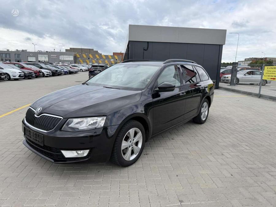 Black Skoda Octavia 2016 in Taurage, with an engine capacity of 1.60 L and mileage of 275 thousand km for 5600 €, photo 3 on AUTOMOTO.COM.LV