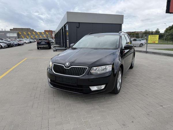 Black Skoda Octavia 2016 in Taurage, with an engine capacity of 1.60 L and mileage of 275 thousand km for 5600 €, photo 4 on AUTOMOTO.COM.LV