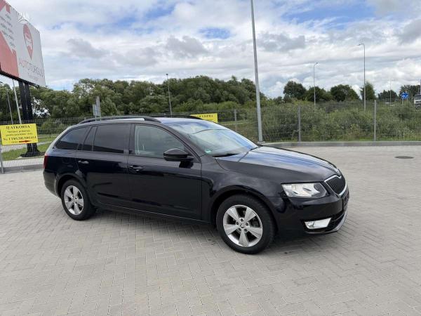 Black Skoda Octavia 2016 in Taurage, with an engine capacity of 1.60 L and mileage of 275 thousand km for 5600 €, photo 6 on AUTOMOTO.COM.LV