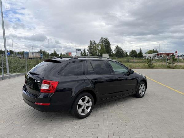 Black Skoda Octavia 2016 in Taurage, with an engine capacity of 1.60 L and mileage of 275 thousand km for 5600 €, photo 8 on AUTOMOTO.COM.LV