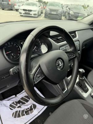 Black Skoda Octavia 2016 in Taurage, with an engine capacity of 1.60 L and mileage of 275 thousand km for 5600 €, photo 21 on AUTOMOTO.COM.LV