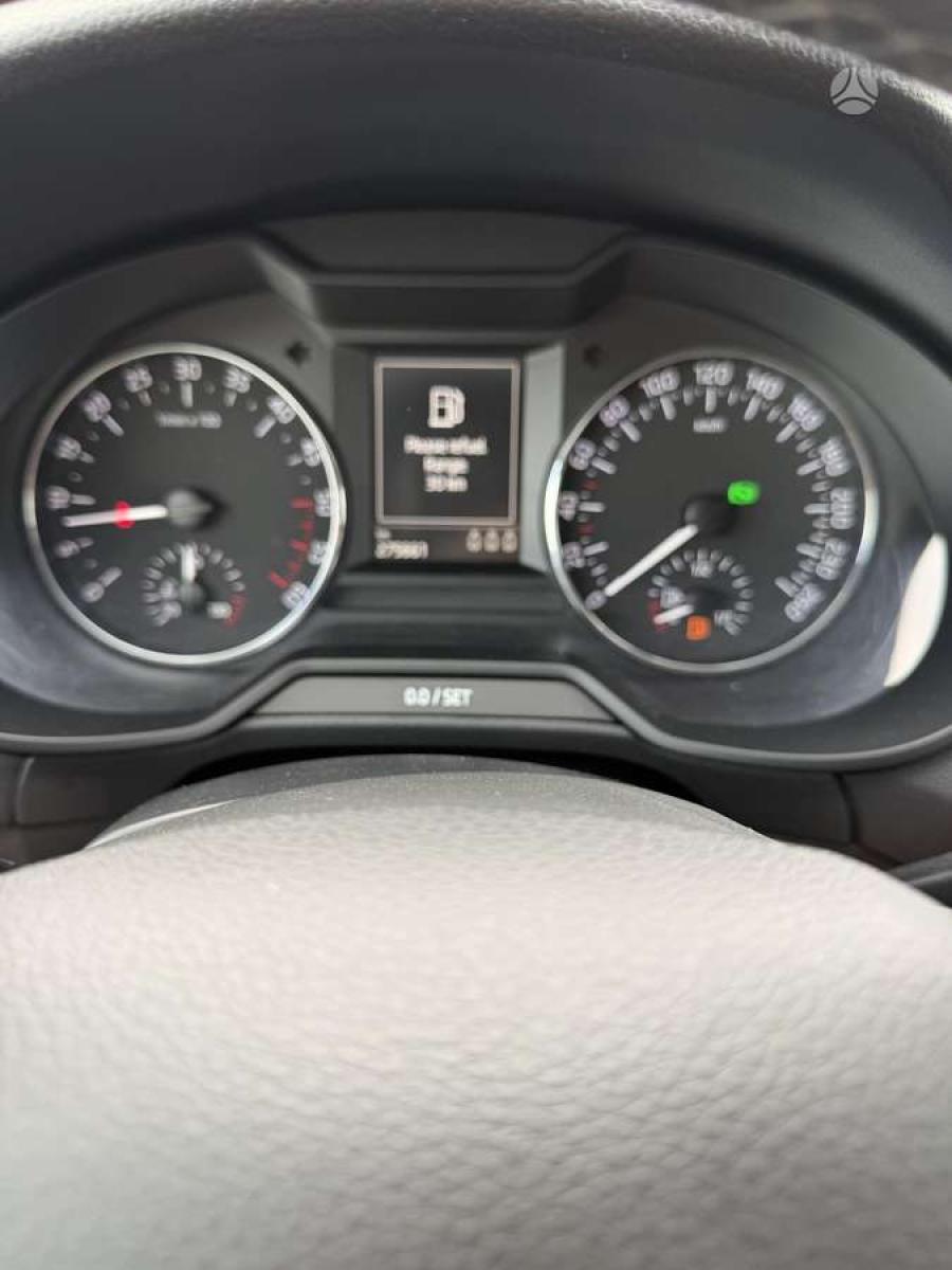 Black Skoda Octavia 2016 in Taurage, with an engine capacity of 1.60 L and mileage of 275 thousand km for 5600 €, photo 22 on AUTOMOTO.COM.LV