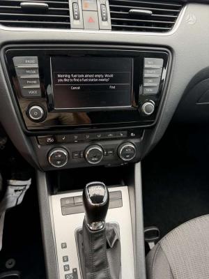 Black Skoda Octavia 2016 in Taurage, with an engine capacity of 1.60 L and mileage of 275 thousand km for 5600 €, photo 25 on AUTOMOTO.COM.LV
