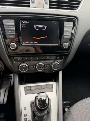 Black Skoda Octavia 2016 in Taurage, with an engine capacity of 1.60 L and mileage of 275 thousand km for 5600 €, photo 28 on AUTOMOTO.COM.LV