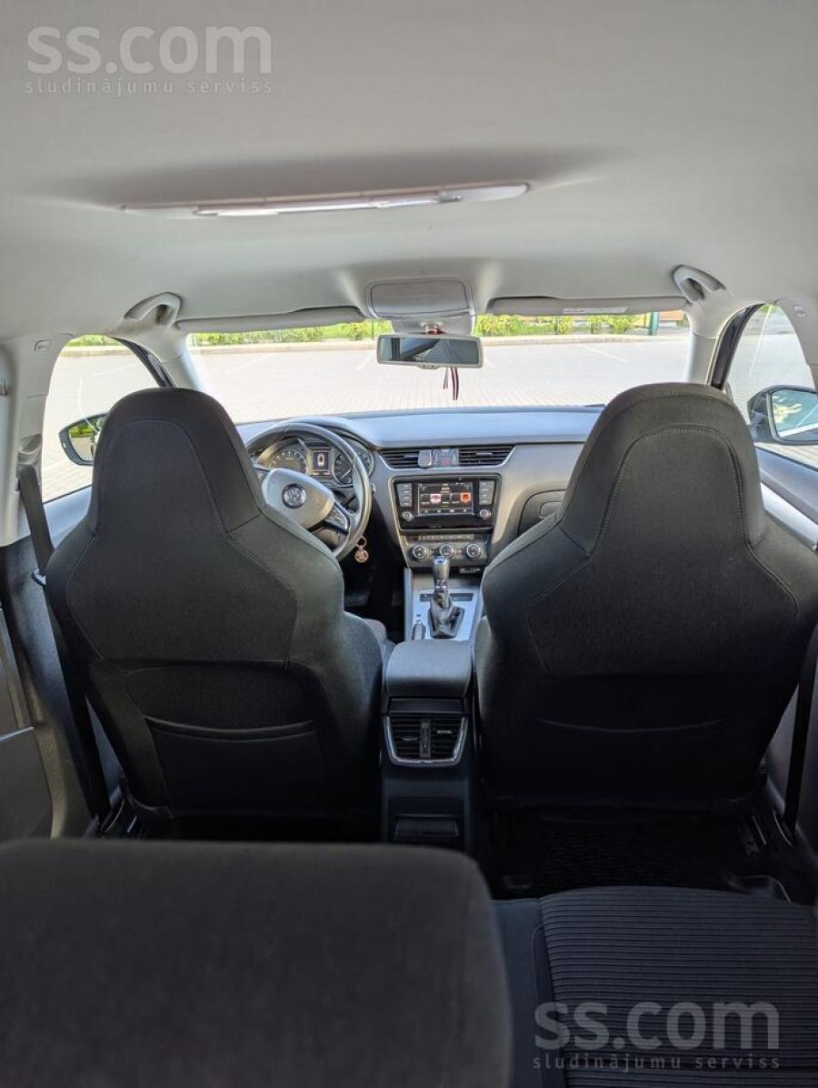 Black Skoda Octavia 2016 in Ogre, with an engine capacity of 2.00 L and mileage of 198 thousand km for 9500 €, photo 3 on AUTOMOTO.COM.LV
