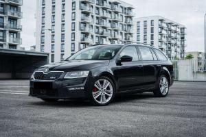 Black Skoda Octavia 2016 in Vilnius, with an engine capacity of 1.97 L and mileage of 291 thousand km for 9500 €, photo  on AUTOMOTO.COM.LV