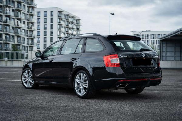 Black Skoda Octavia 2016 in Vilnius, with an engine capacity of 1.97 L and mileage of 291 thousand km for 9500 €, photo 4 on AUTOMOTO.COM.LV