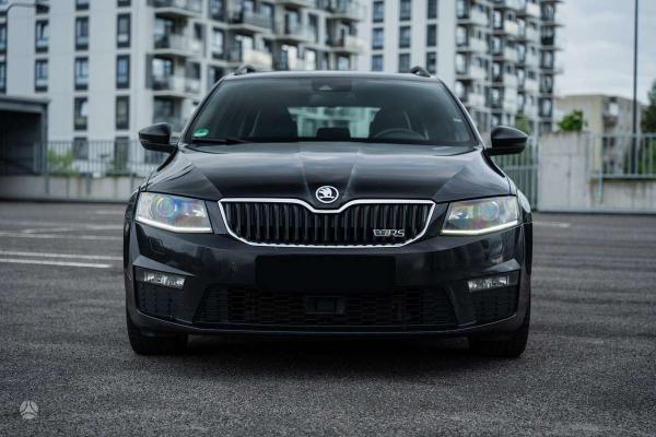 Black Skoda Octavia 2016 in Vilnius, with an engine capacity of 1.97 L and mileage of 291 thousand km for 9500 €, photo 6 on AUTOMOTO.COM.LV