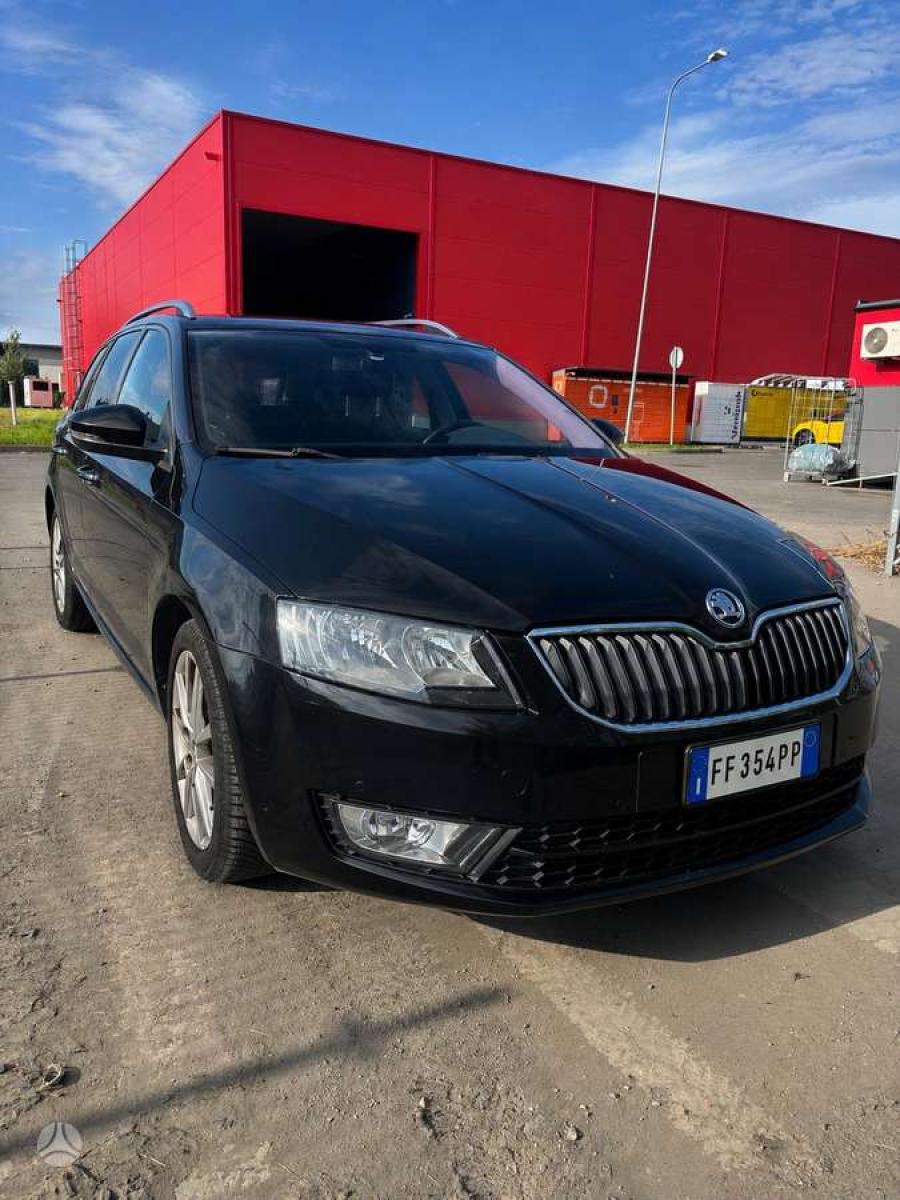 Black Skoda Octavia 2016 in Vilnius, with an engine capacity of 1.97 L and mileage of 288 thousand km for 7500 €, photo 4 on AUTOMOTO.COM.LV