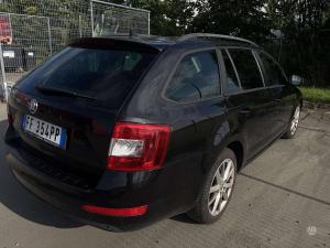 Black Skoda Octavia 2016 in Vilnius, with an engine capacity of 1.97 L and mileage of 288 thousand km for 7500 €, photo 5 on AUTOMOTO.COM.LV