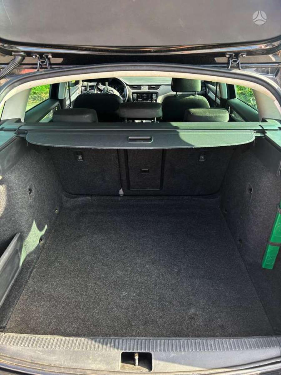 Black Skoda Octavia 2016 in Vilnius, with an engine capacity of 1.97 L and mileage of 288 thousand km for 7500 €, photo 7 on AUTOMOTO.COM.LV