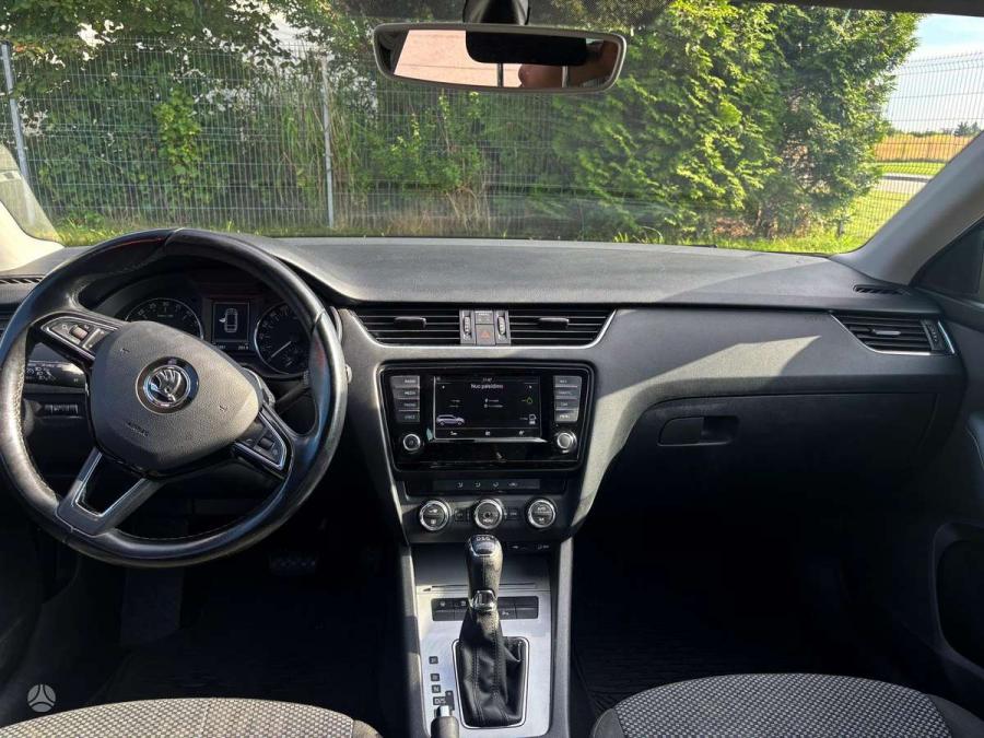 Black Skoda Octavia 2016 in Vilnius, with an engine capacity of 1.97 L and mileage of 288 thousand km for 7500 €, photo 9 on AUTOMOTO.COM.LV
