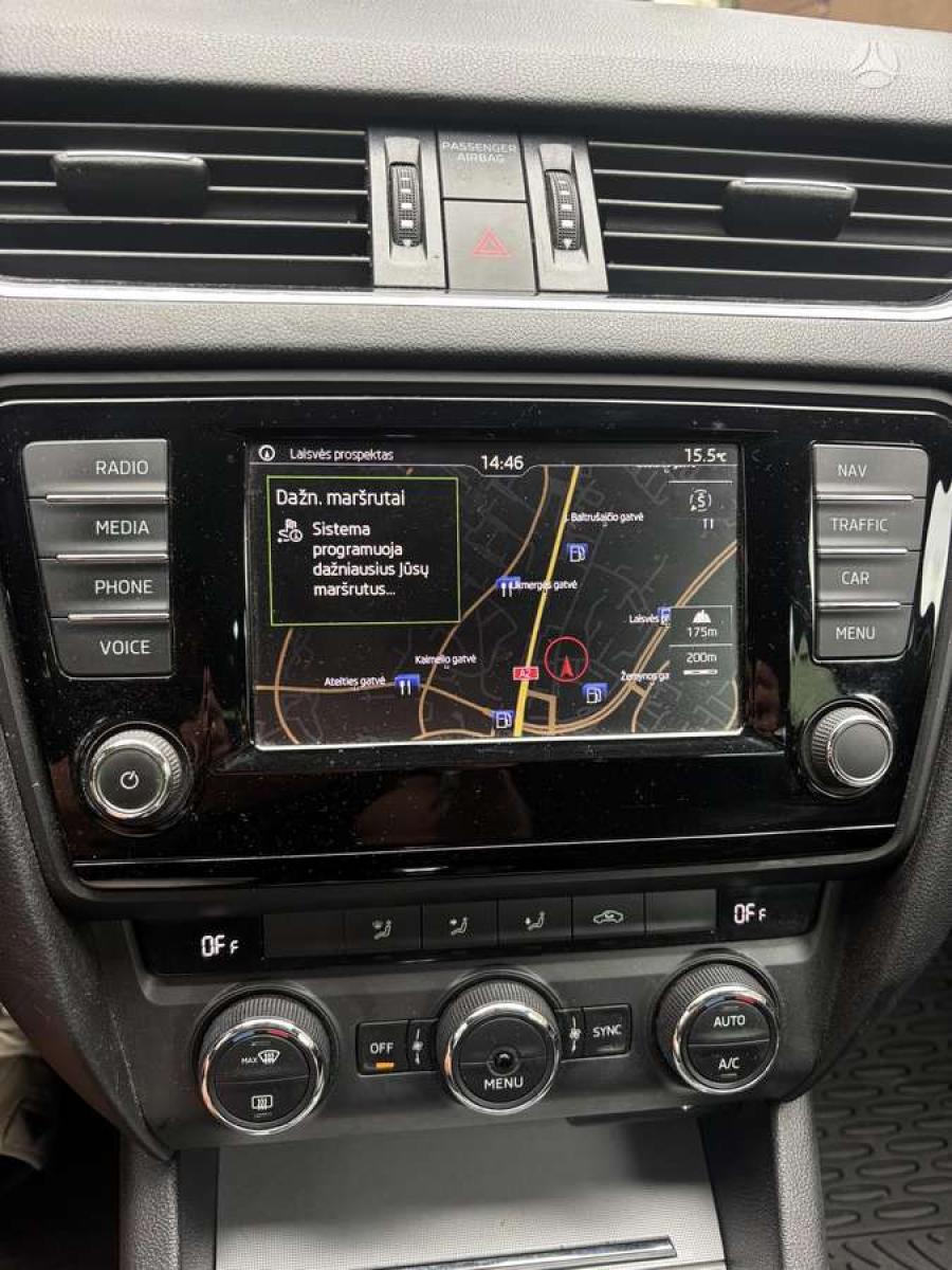 Black Skoda Octavia 2016 in Vilnius, with an engine capacity of 1.97 L and mileage of 288 thousand km for 7500 €, photo 12 on AUTOMOTO.COM.LV