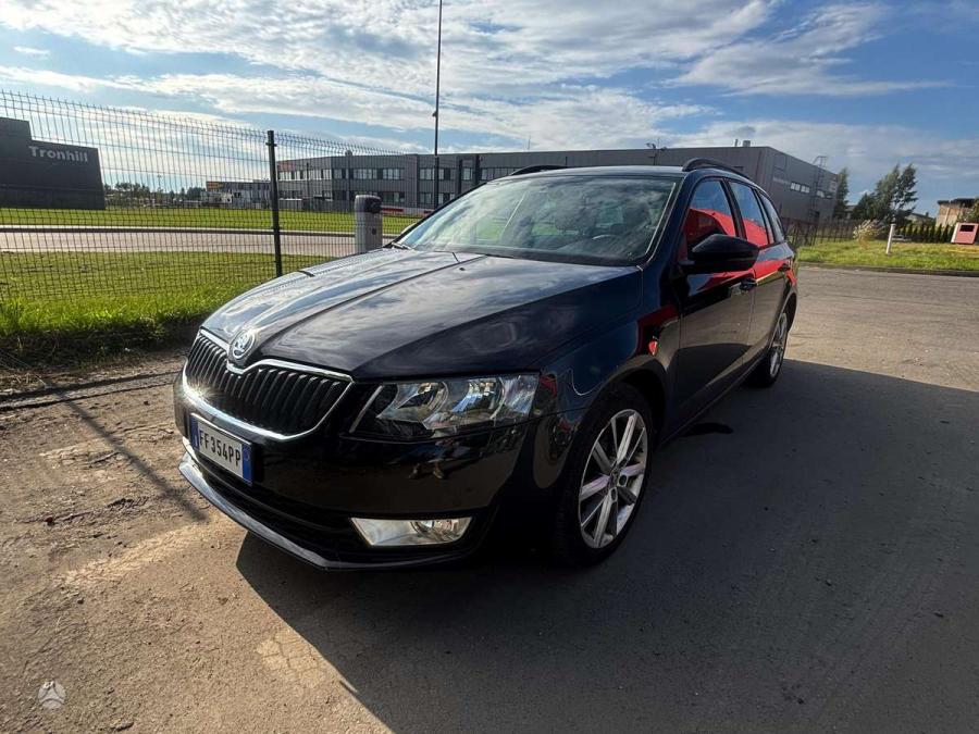 Black Skoda Octavia 2016 in Vilnius, with an engine capacity of 1.97 L and mileage of 288 thousand km for 7500 €, photo 16 on AUTOMOTO.COM.LV
