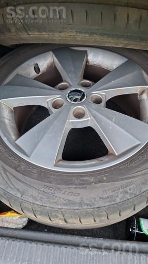 Melns Skoda Octavia 2016 Rīga, ar dzinēja tilpumu 2.00 L un nobraukumu 354 tūkst. km par 5035 €, foto 4 vietnē AUTOMOTO.COM.LV