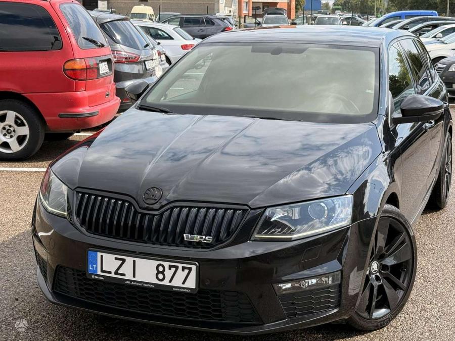 Black Skoda Octavia 2016 in Kaunas, with an engine capacity of 1.98 L and mileage of 121 thousand km for 15500 €, photo 1 on AUTOMOTO.COM.LV